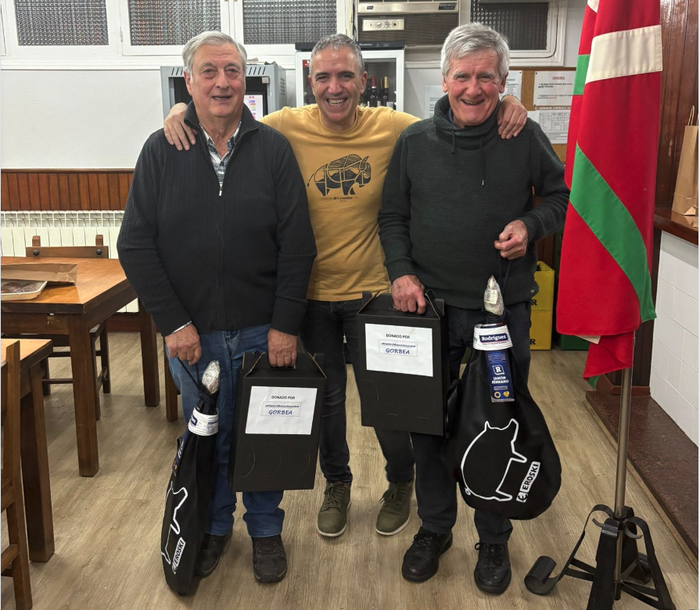 Etxebarria eta Arrese nagusi Eguzki-Aldeko mus txapelketan ...