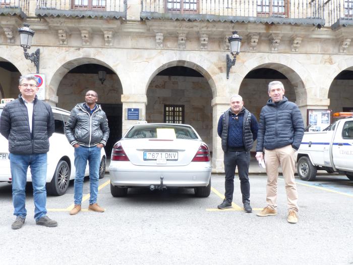 Auzo-taxi zerbitzua jarriko dute martxan Bergaran - Bergara - Goiena.eus Auzo-taxi zerbitzua jarriko dute martxan Bergaran - Bergara - Goiena.eus